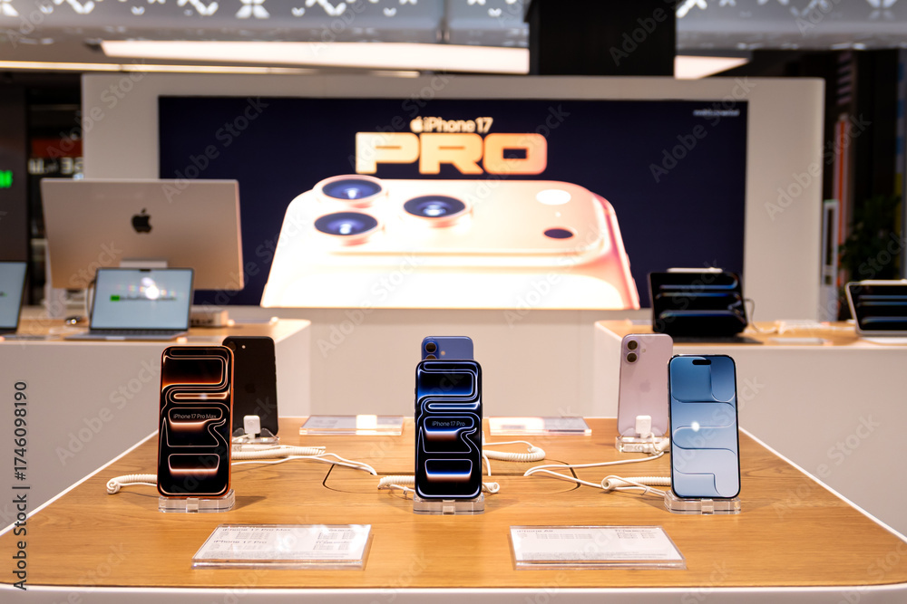 Apple launch new smartphone iPhone 17 Series. Comparing and testing the ...