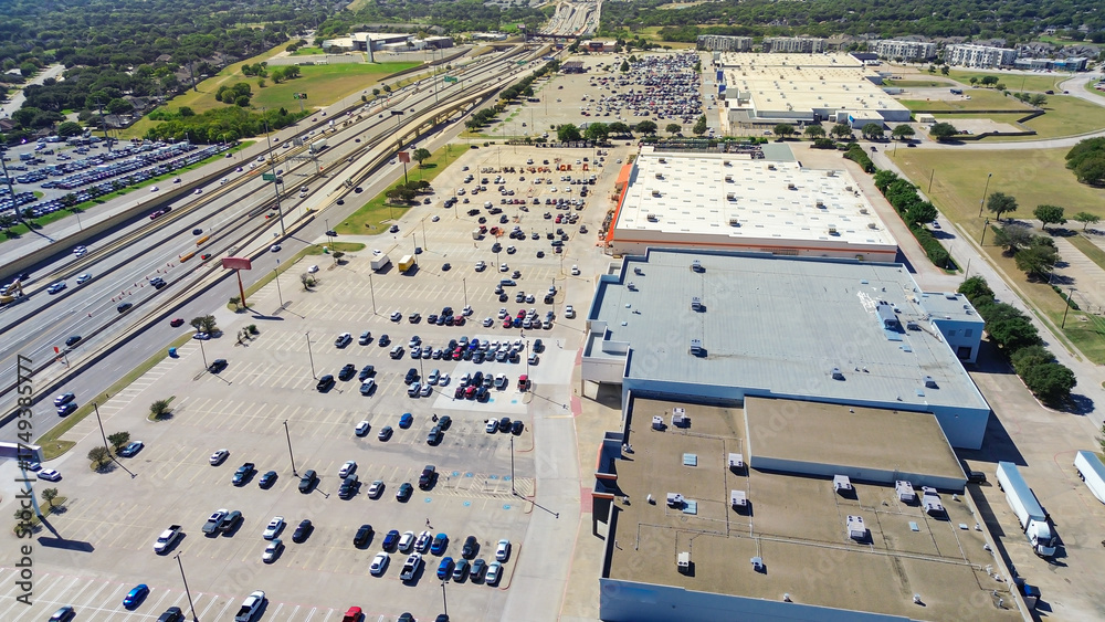 Stock-Foto „Bridge-over-underpass along NE Loop 820 highway allows ...