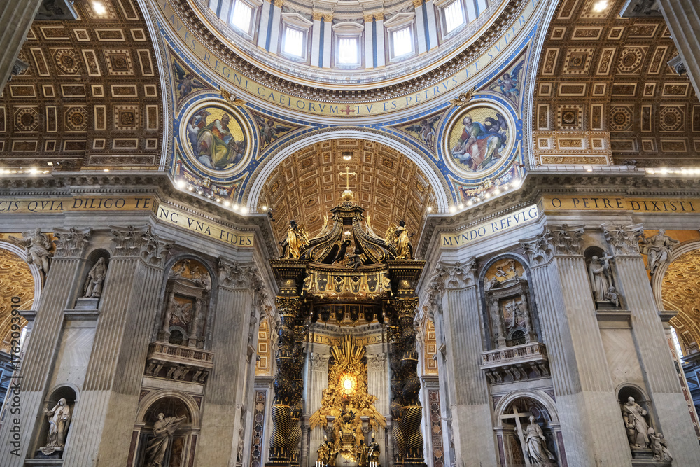 Foto de Stock Vatican-Sep.25th 2025: Wide angle inside St. Peter's ...