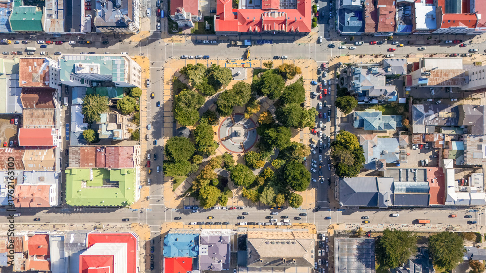 Plaza de armas de Punta Arenas soleado, vista cenital con Dron Stock ...