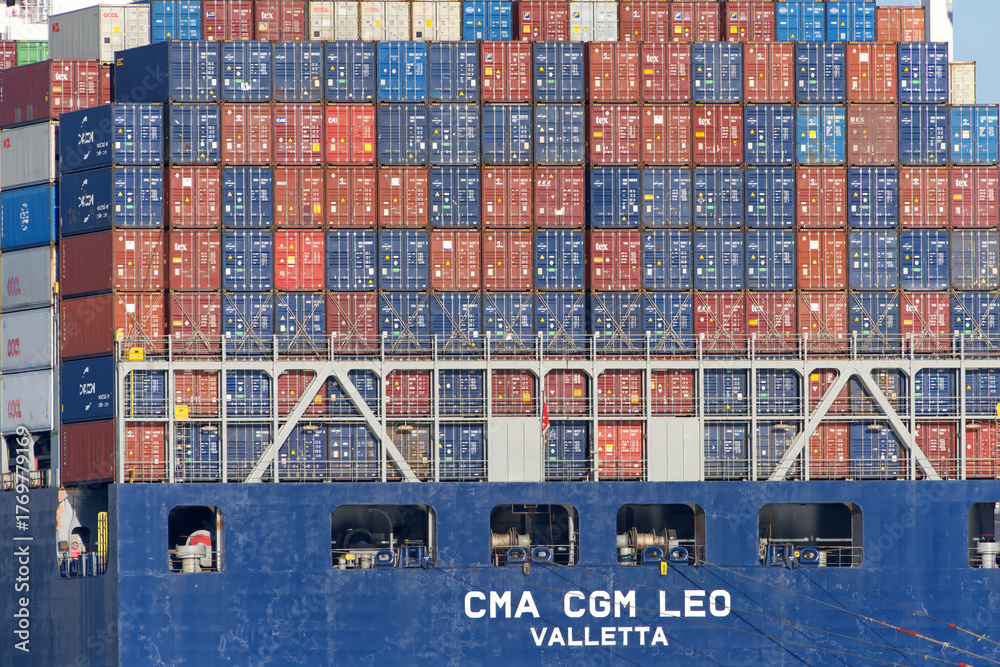 Oakland, CA - Oct 21, 2025: Hundreds of Shipping containers stacked on ...