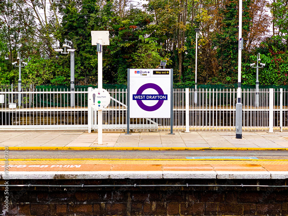 London Underground Overground (Tube) Elizabeth Line Symbol, West ...