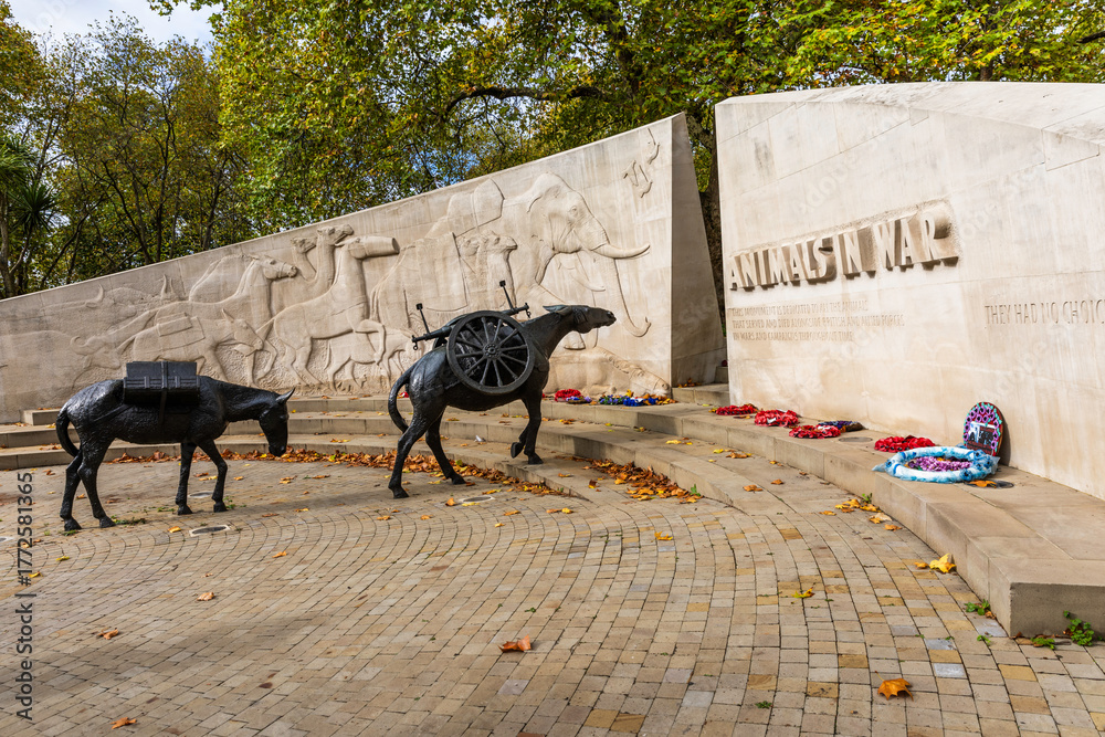 Stock-Foto „The Animals in War Memorial is a war memorial, in Hyde Park ...