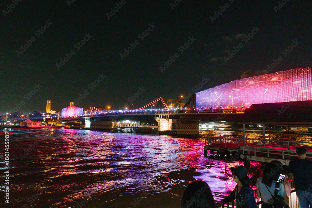 Photo Stock Bangkok's Memorial Bridge (Saphan Phut) during the 'VIJIT ...