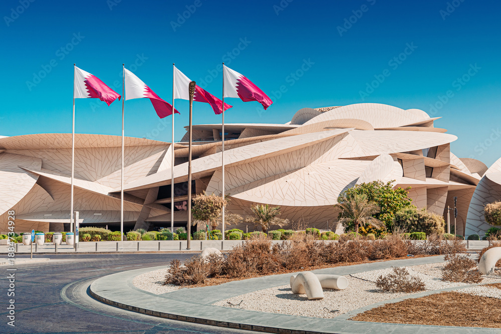 Stock-Foto „30 November 2025, Doha, Qatar: National Museum featuring ...