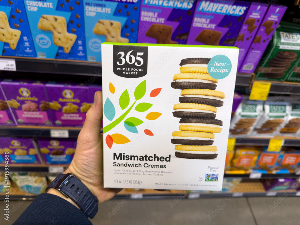Foto de Stock 365 Whole Foods Market Mismatched Sandwich Cremes Cookies ...