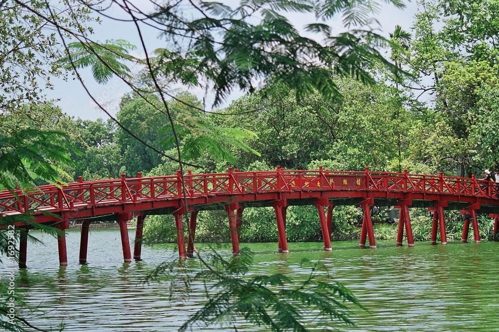 pont rouge hanoï Photos | Adobe Stock