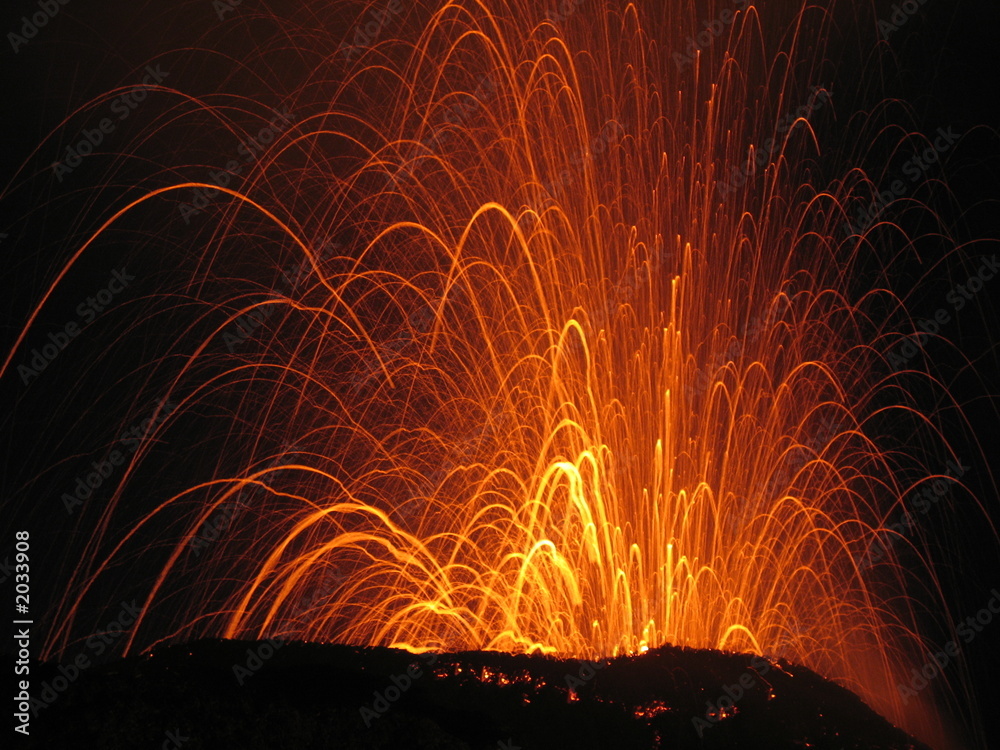 explosion de lave en fusion Photos | Adobe Stock