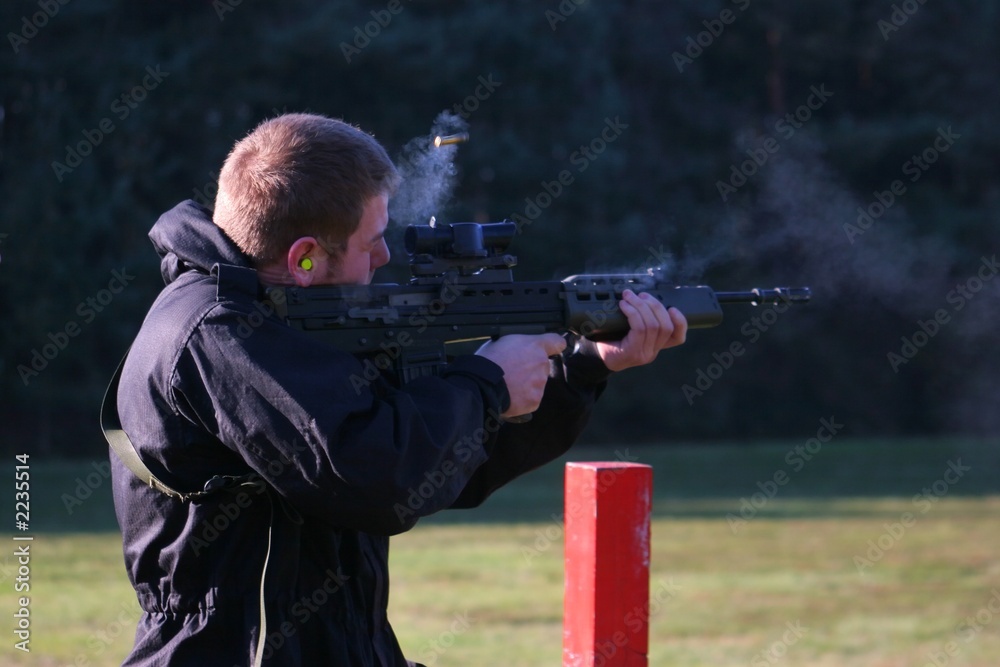 sa 80 assault rifle Stock Photo | Adobe Stock