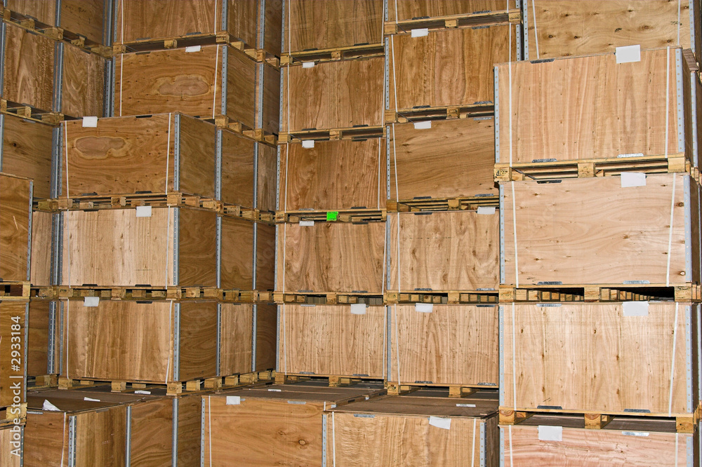 contenedores de madera Stock Photo | Adobe Stock