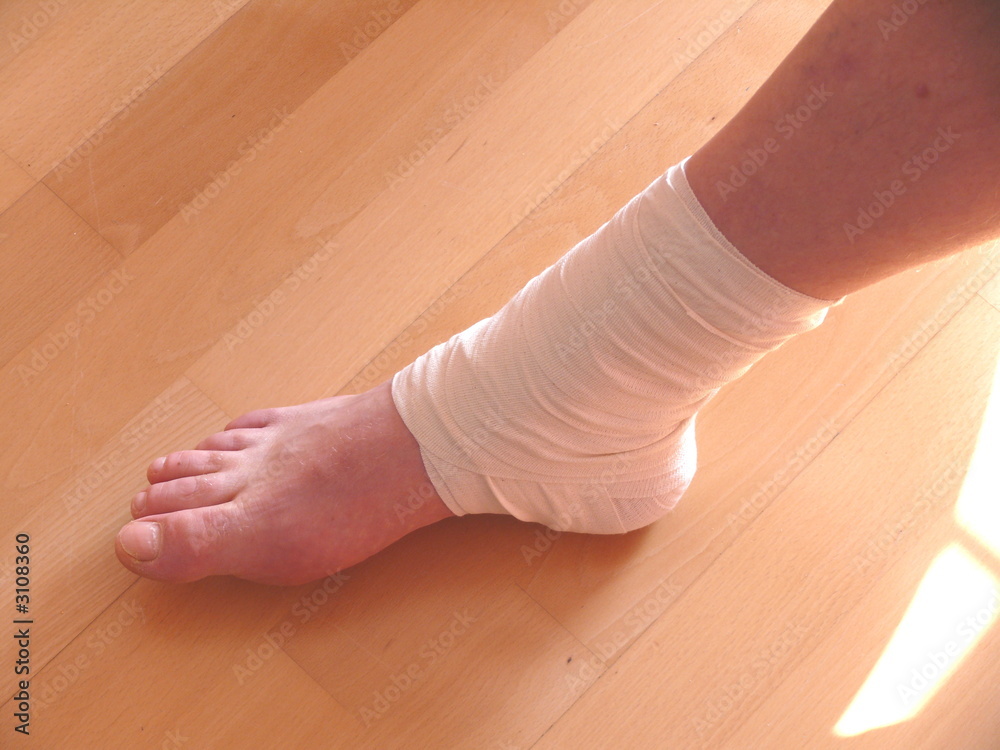 fussverletzung Stock Photo | Adobe Stock