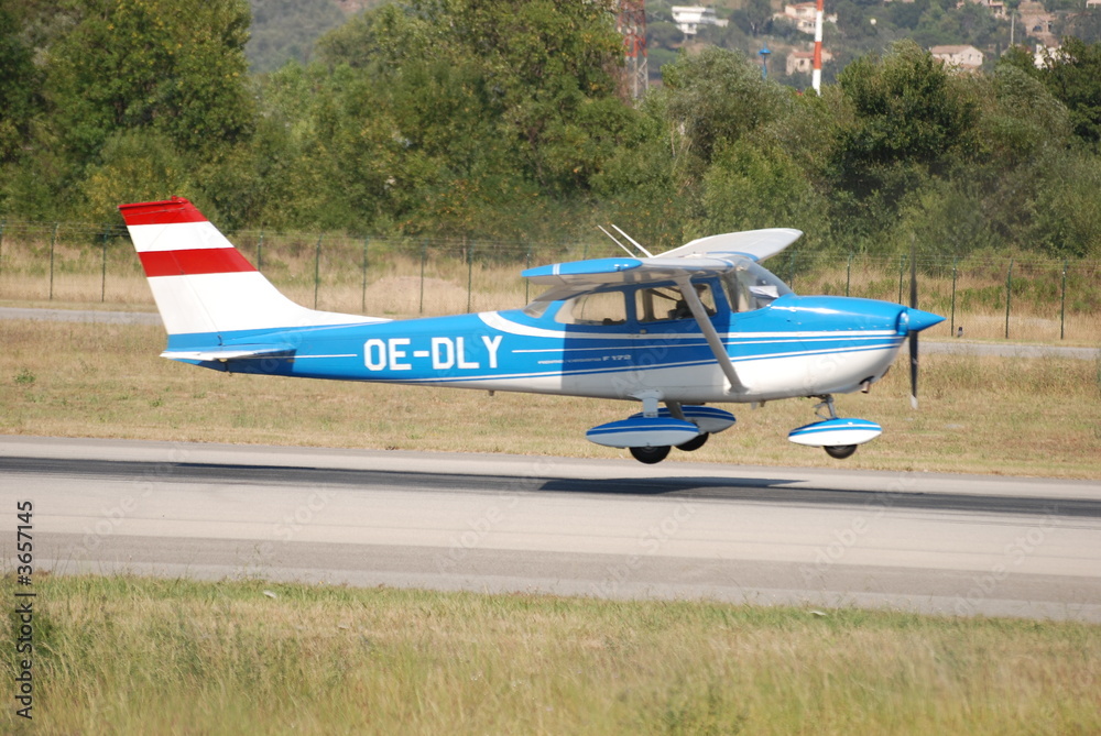 avion decollage Stock Photo | Adobe Stock