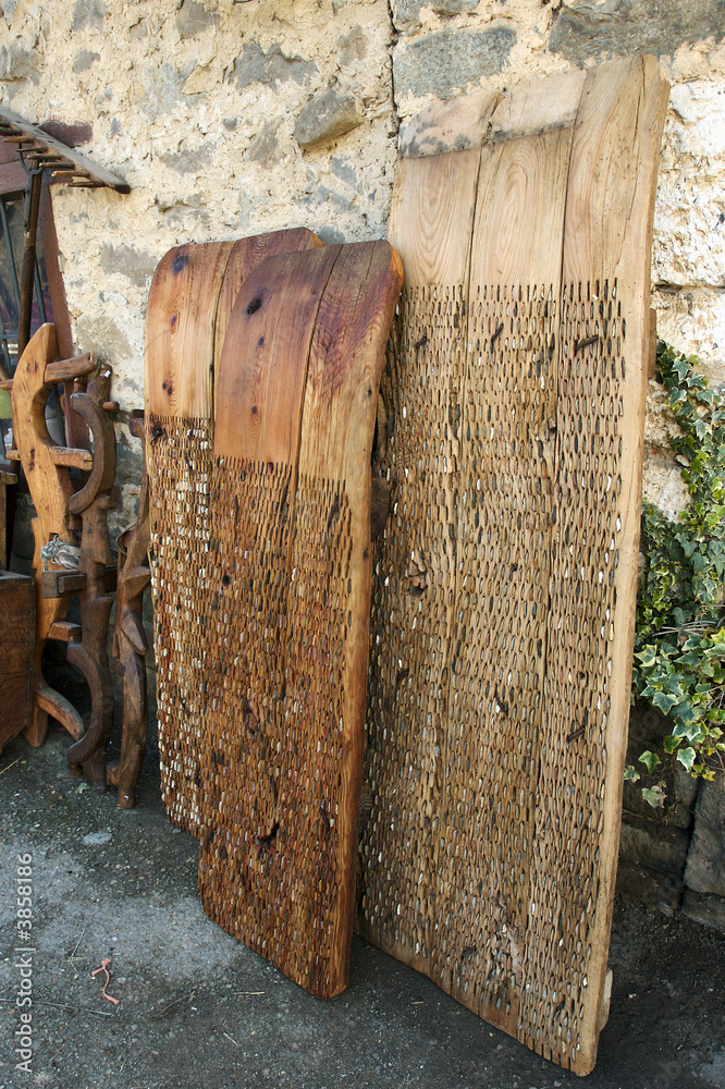 Trillos antiguos españoloes foto de Stock | Adobe Stock