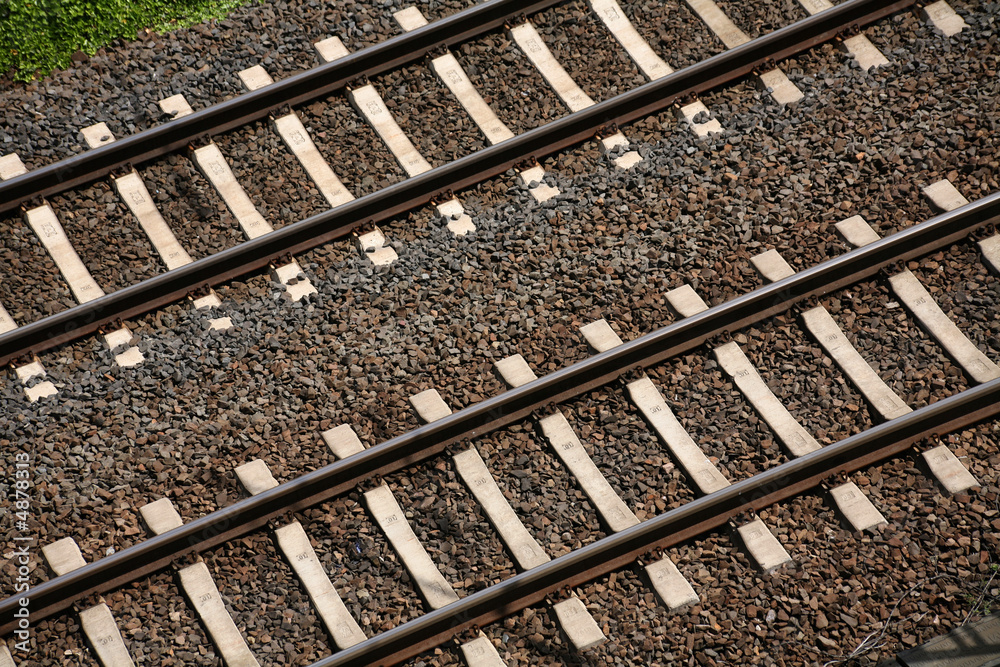 Zweigleisig Stock-Foto | Adobe Stock