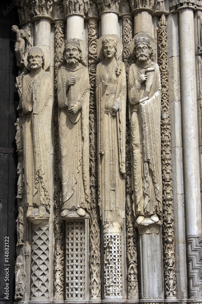 Sculptures de la cathédrale de Chartres Stock Photo | Adobe Stock