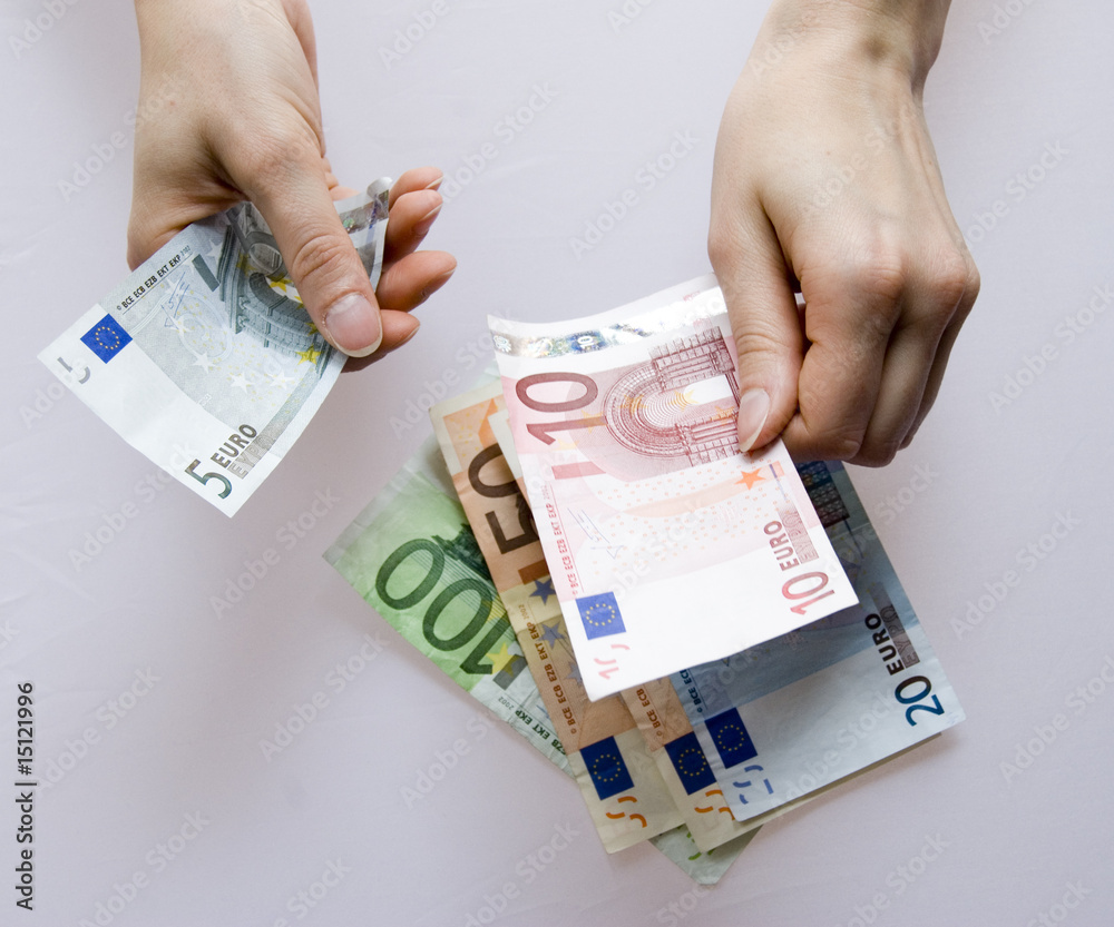 geld zählen Stock-Foto | Adobe Stock