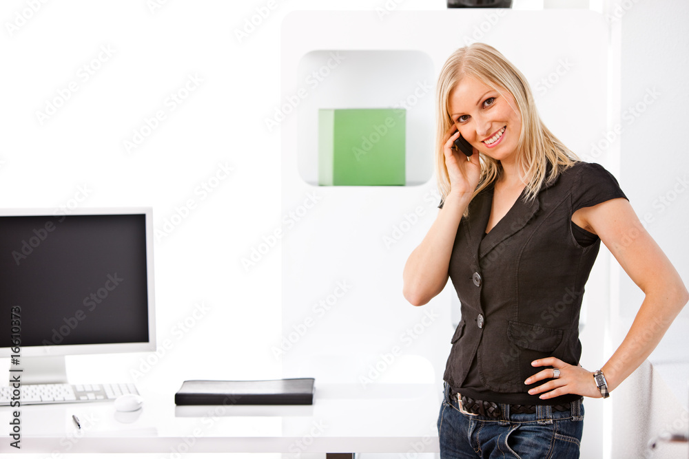 Belle femme dynamique Stock Photo | Adobe Stock