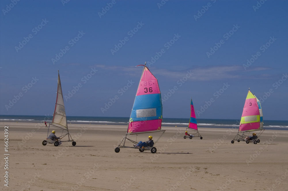 Char à voile sur la plage de Berck-sur-mer (Côte d'Opale) foto de Stock ...