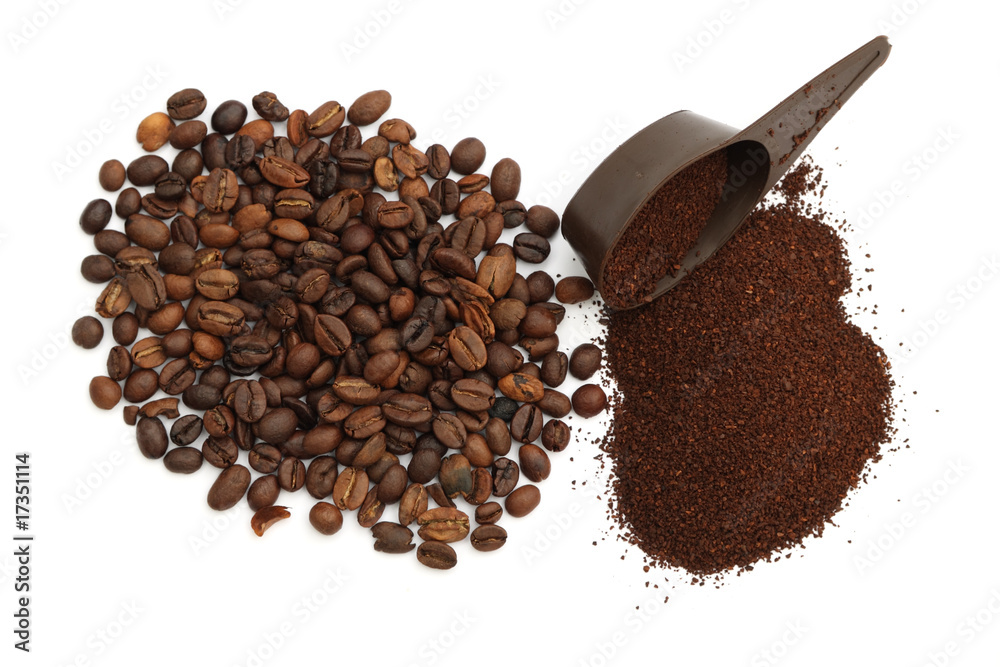 café moulu et en grains Stock Photo | Adobe Stock