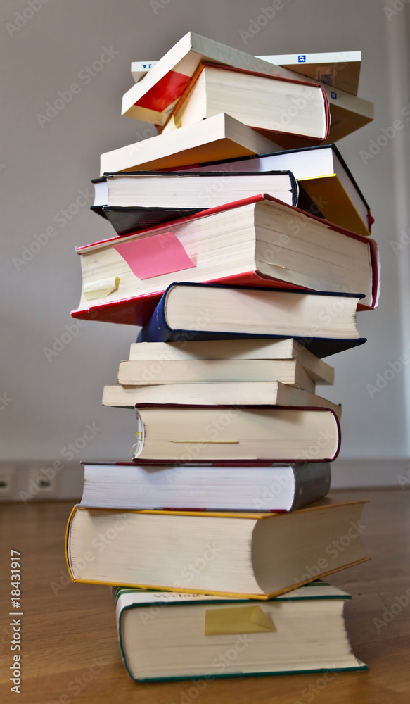 Bücherstapel Stock-Foto | Adobe Stock