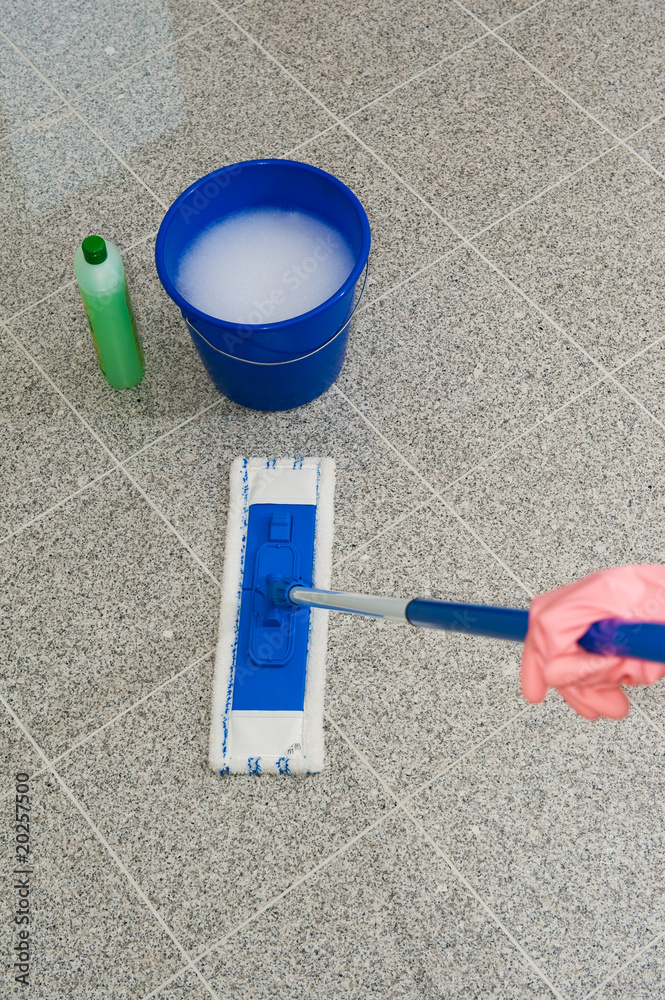 Boden putzen Stock-Foto | Adobe Stock