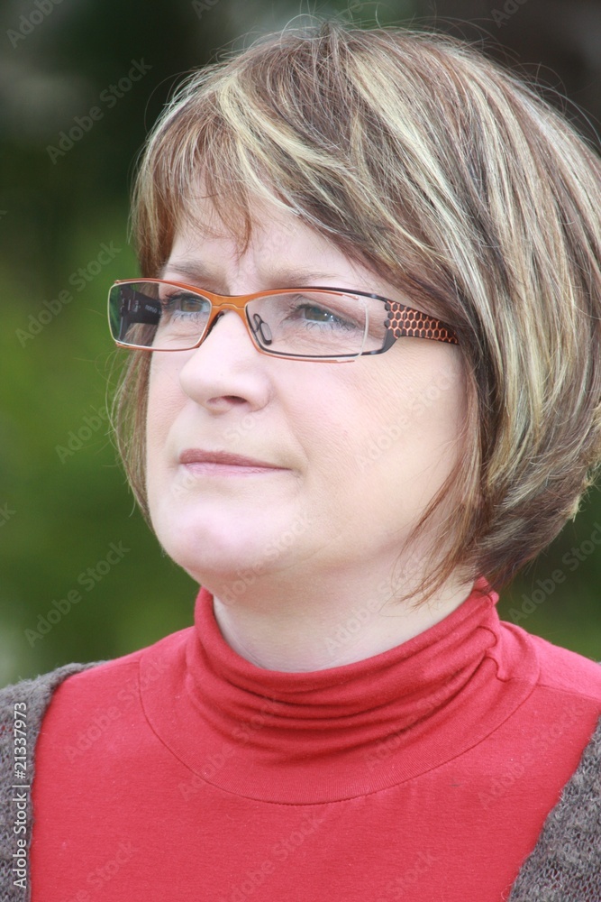 femme quarantaine Photos | Adobe Stock