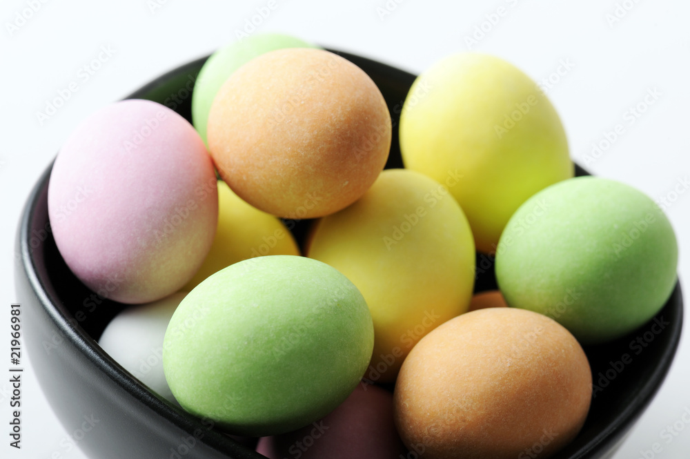 Foto Stock ovetti colorati | Adobe Stock