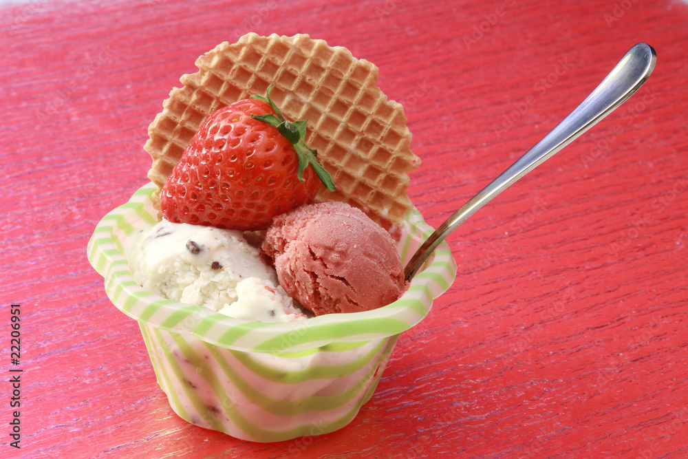 coppetta gelato Stock Photo | Adobe Stock