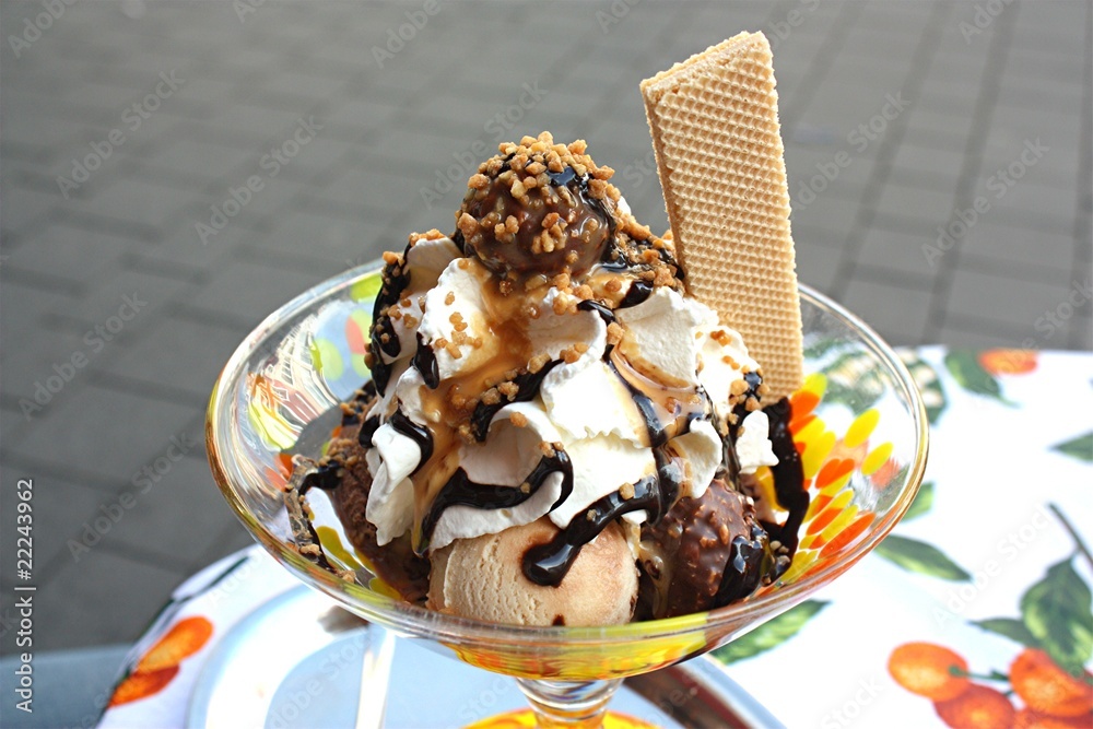 Eisbecher Stock-Foto | Adobe Stock
