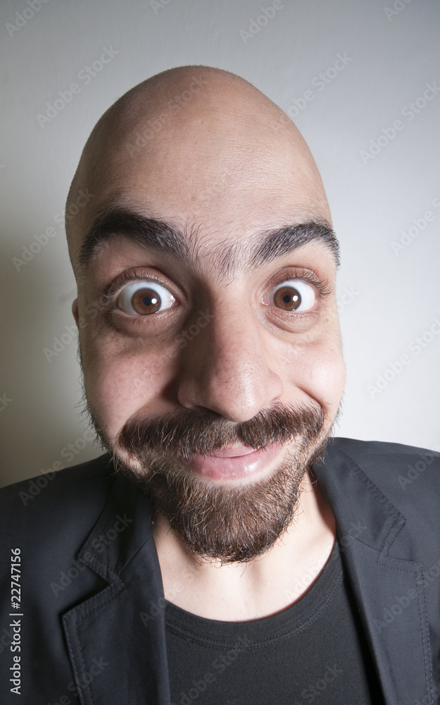 uomo buffo deformato e sorridente Stock Photo | Adobe Stock