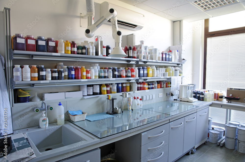 Laboratorio di colorimetria Stock Photo | Adobe Stock