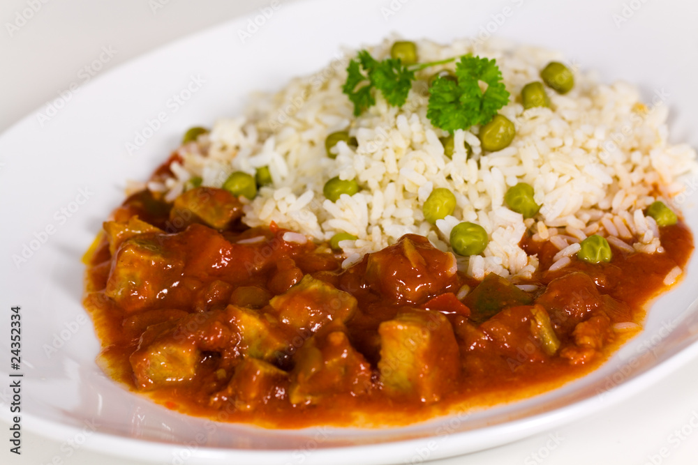 Gulasch mit Reis Stock-Foto | Adobe Stock