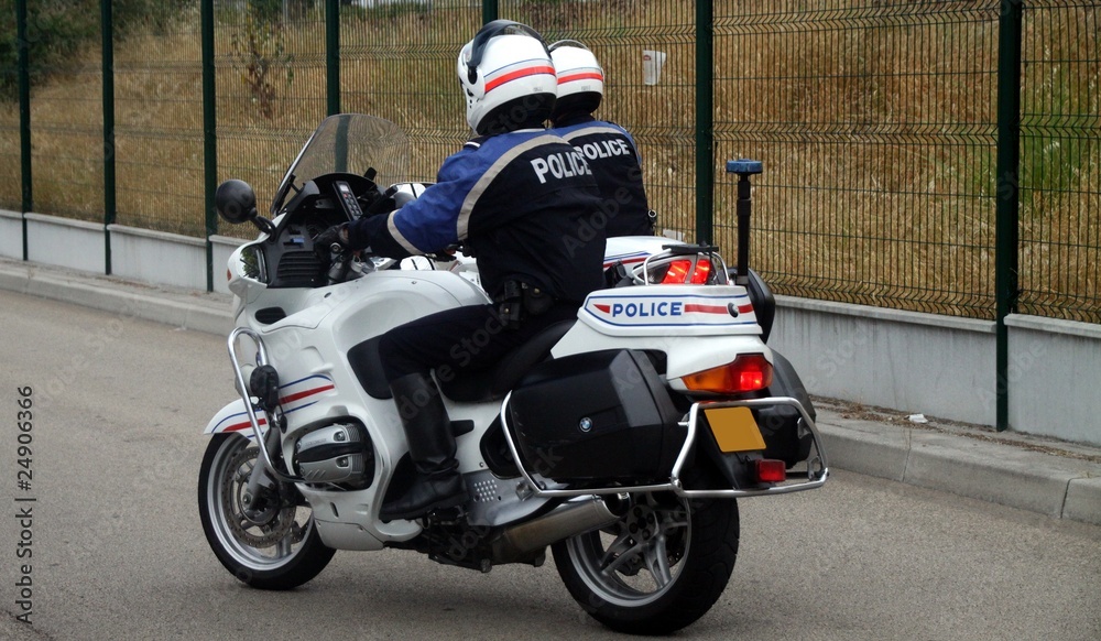 policier, police, patrouille,policiers, Stock Photo | Adobe Stock
