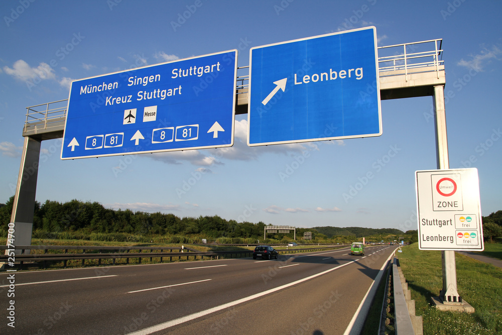 Autobahnschilder Stock-Foto | Adobe Stock