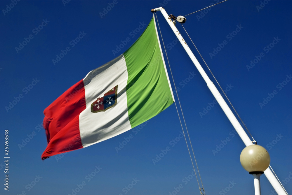 Bandiera italiana al vento Stock Photo | Adobe Stock