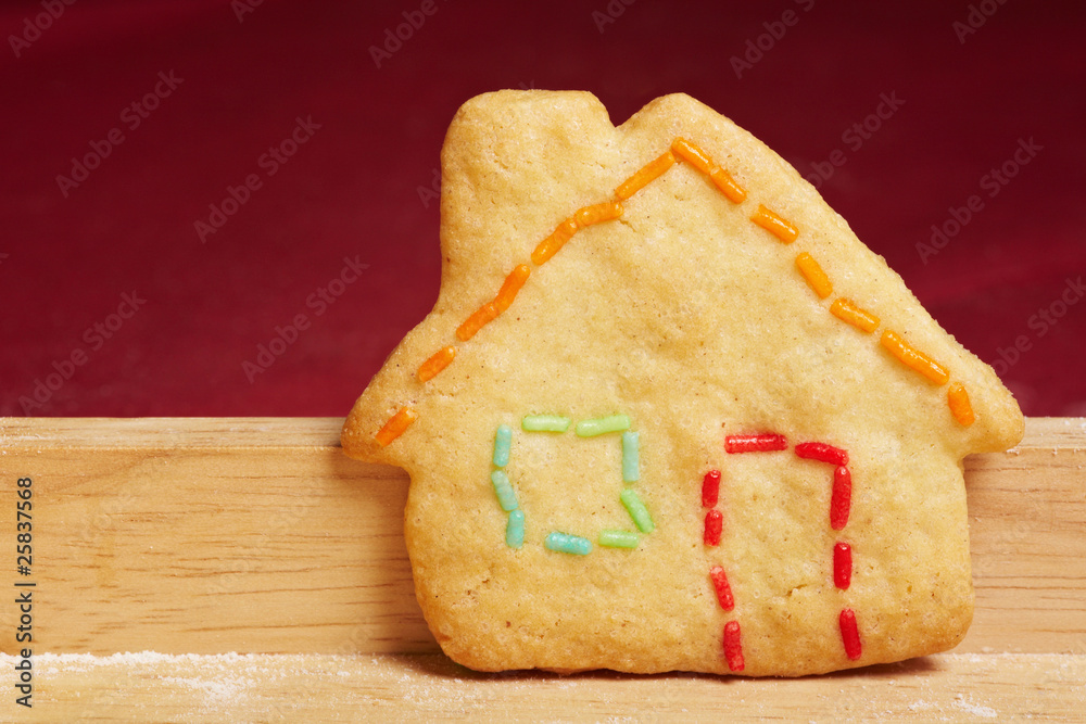 Keks als buntes Haus Stock Photo | Adobe Stock