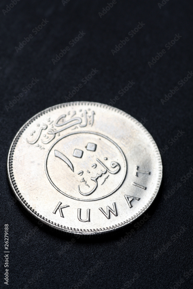 100 Kuwaiti Dinar