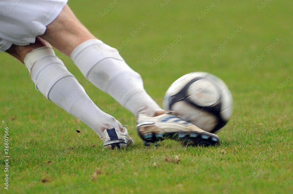 le tir du footballeur Stock Photo | Adobe Stock