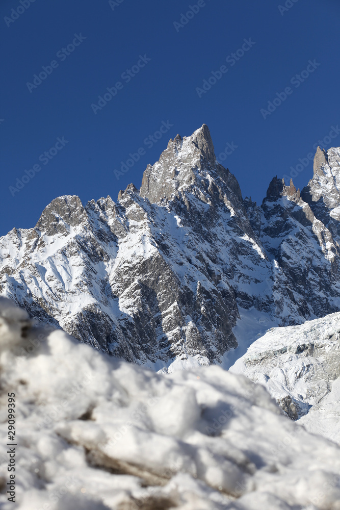 la catena montuosa del monte bianco vista dal versante italiano Stock ...