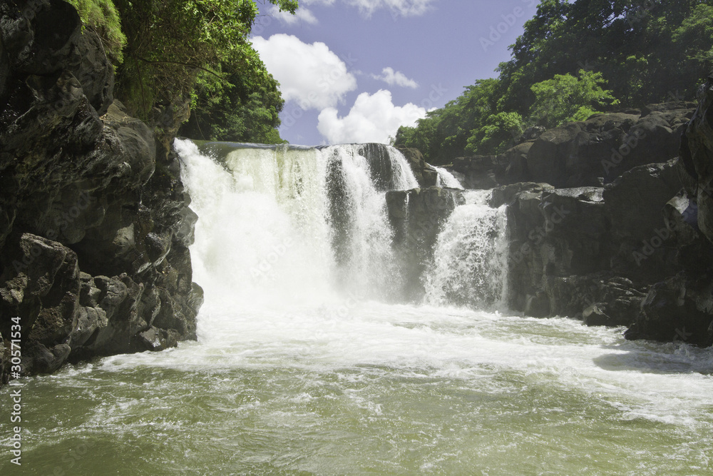 cascade en mer à l ile maurice Stock Photo | Adobe Stock