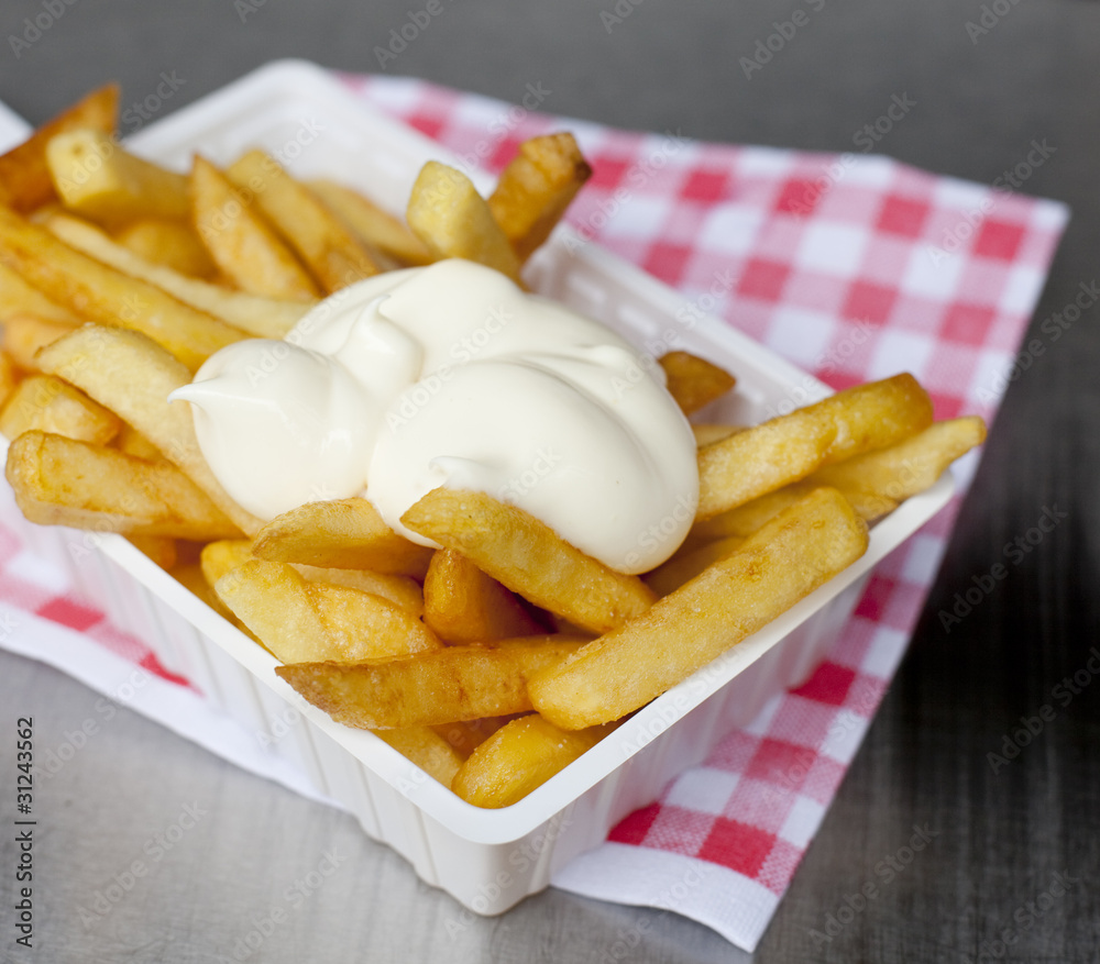 ravier de frites sauce mayonnaise Photos | Adobe Stock
