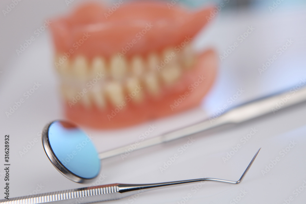 zahnarzt,instrumente,gebiss Stock-Foto | Adobe Stock