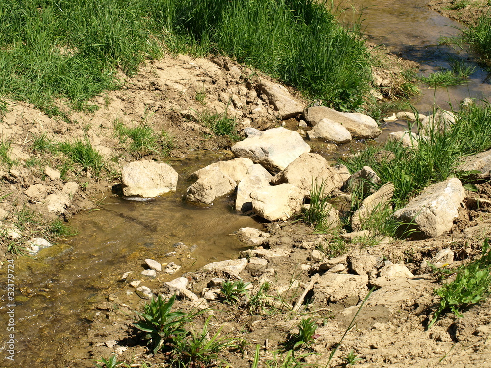 Bach Verlauf - Quelle - Bächlein Stock-Foto | Adobe Stock