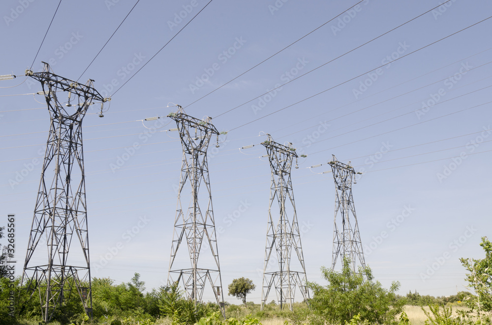 pylones électrique dans la campagne Stock Photo | Adobe Stock