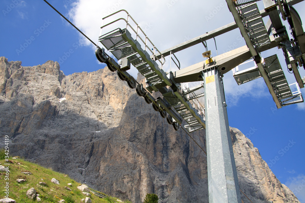 traliccio della funivia e Sassolungo - Val Gardena Stock Photo | Adobe ...
