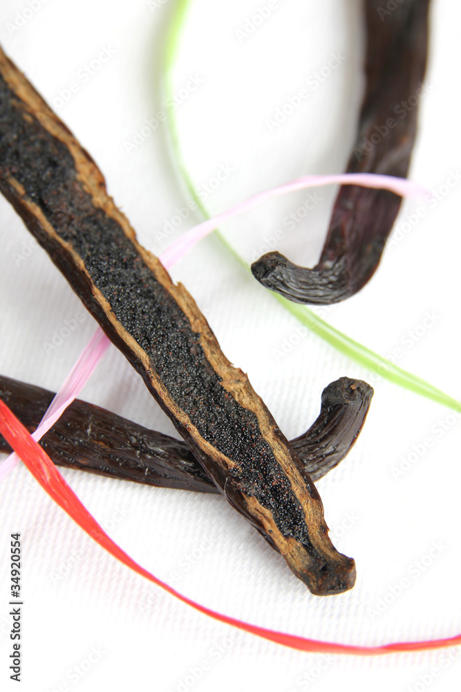 Geöffnete Vanilleschote - Open Vanilla Bean Stock-Foto | Adobe Stock