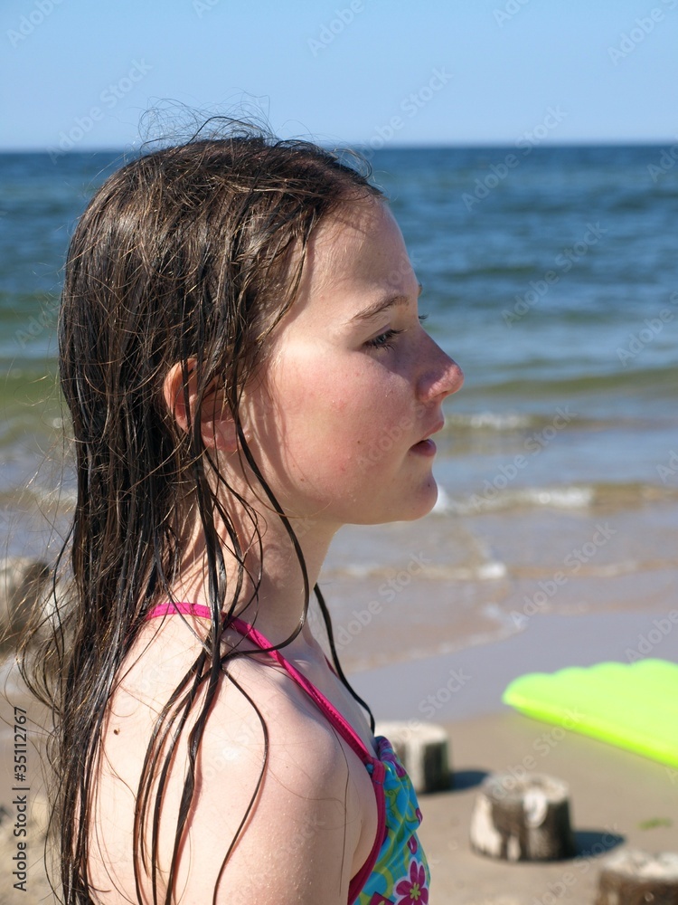 Mädchen Am Strand Stock Foto Adobe Stock 0624