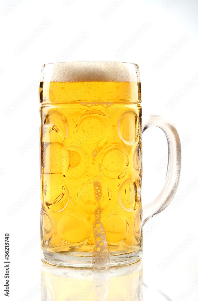gefüllter Maßkrug Stock-Foto | Adobe Stock