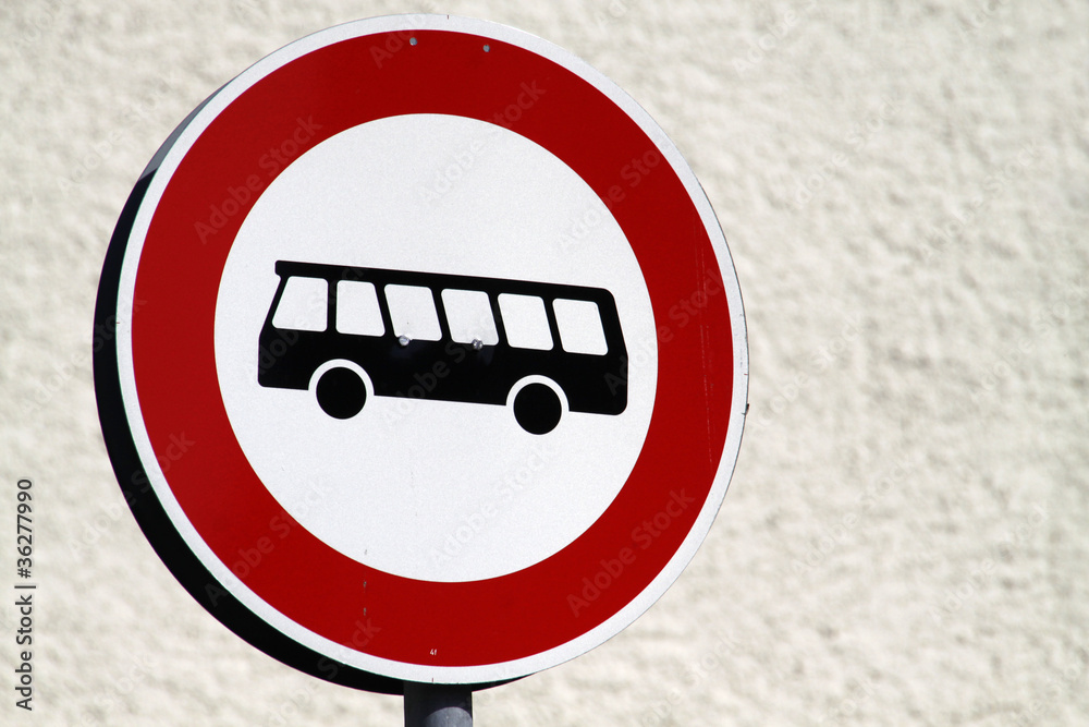 Einfahrt für Busse verboten Stock-Foto | Adobe Stock