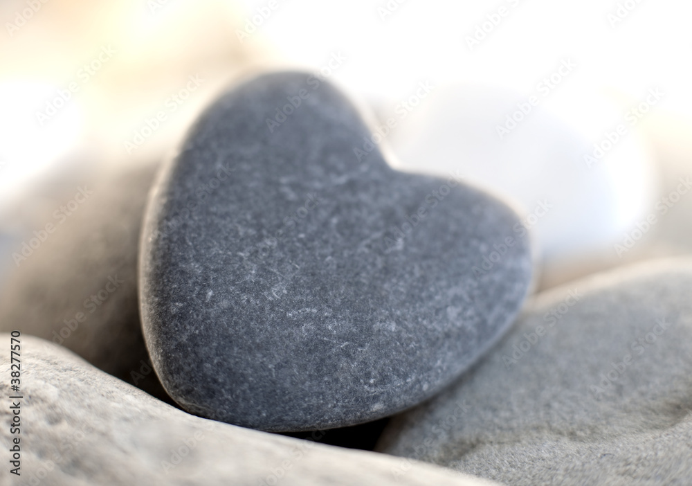 pierre en forme de coeur naturel Photos | Adobe Stock